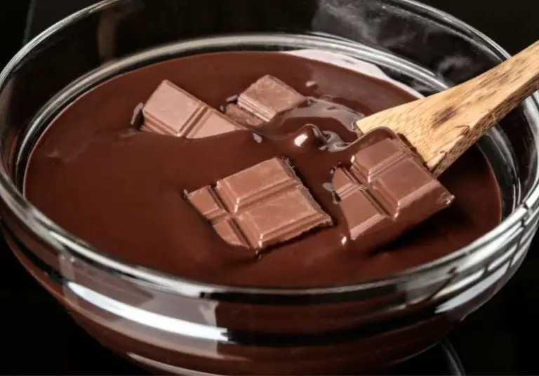 5 Simple Ways To Melt Chocolate! Get the Right Consistency – Baking ...